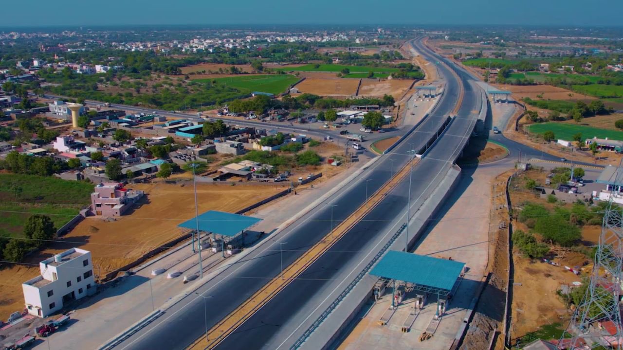 રાજસ્થાન-ગુજરાત બોર્ડરથી સાંતલપુર સુધી 6 લેન એક્સેસ કંટ્રોલ્ડ ગ્રીનફિલ્ડ હાઈવે - BuiltIndia